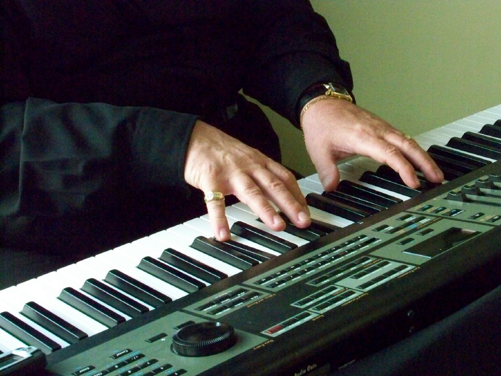 Max Groove – Jazz Pianist, Keyboardist, Songwriter, Producer, Recording ...